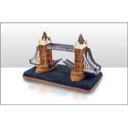 Tower Bridge Figures | Great places to propose in London – Cool ...
